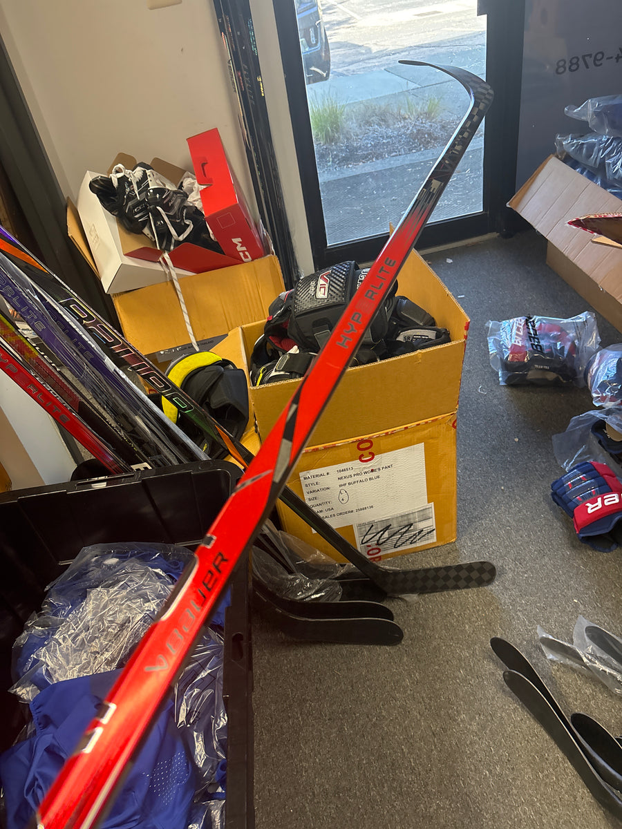 #10 New Bauer Vapor Hyperlite 2 Chrome Custom Red - P88 - RH - 55 Flex ...