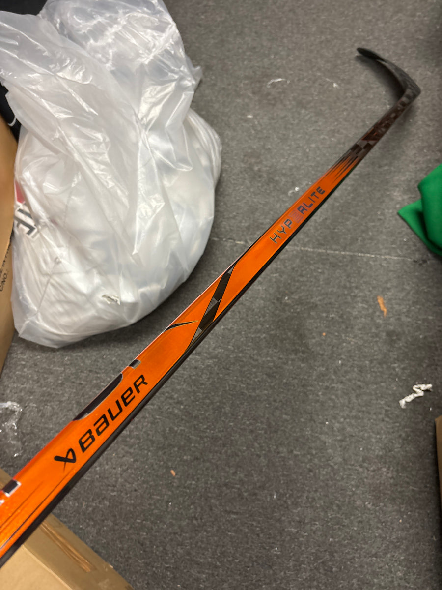 #22 New Bauer Vapor Hyperlite 2 - Hossa Curve - 77 Flex - RH - Custom ...
